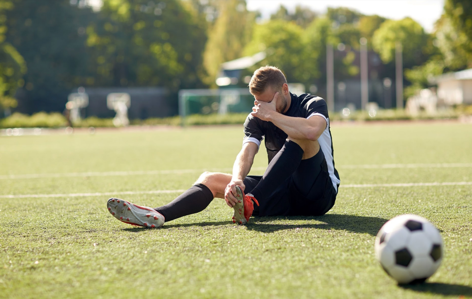 Infographic - Strains vs Sprains (and how to treat them) – Blonyx Canada